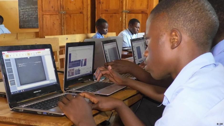 Recycled laptops help Rwandan students – DW – 03/09/2020