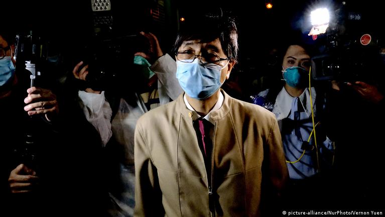 Hong Kong researchers report first COVID-19 reinfection – DW – 08/24/2020