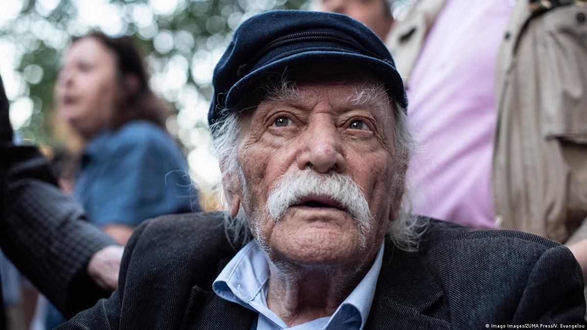Greek anti-Nazi resistance hero Manolis Glezos dead at 97 – DW – 03/30/2020