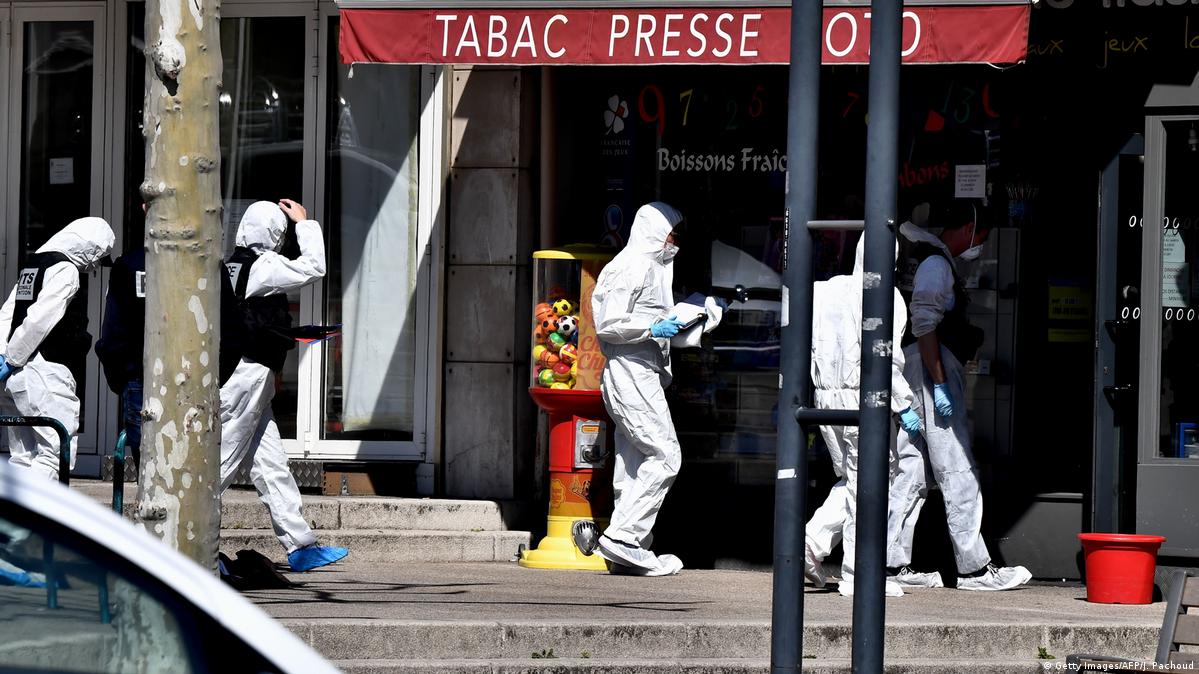 France terror probe expands after deadly knife attack – DW – 04/05/2020