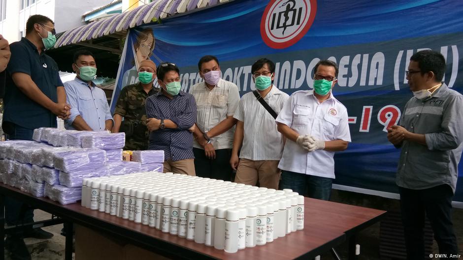 Disinfektan dan Hand Sanitizer Sumbangsih Mahasiswa Cegah COVID-19 di ...