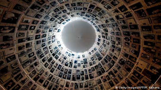 A contemporary look at Holocaust remembrance – DW – 05/06/2020