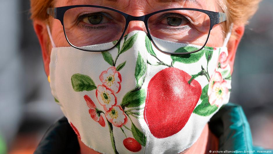 Protective masks: A new culture in Germany – DW – 05/01/2020