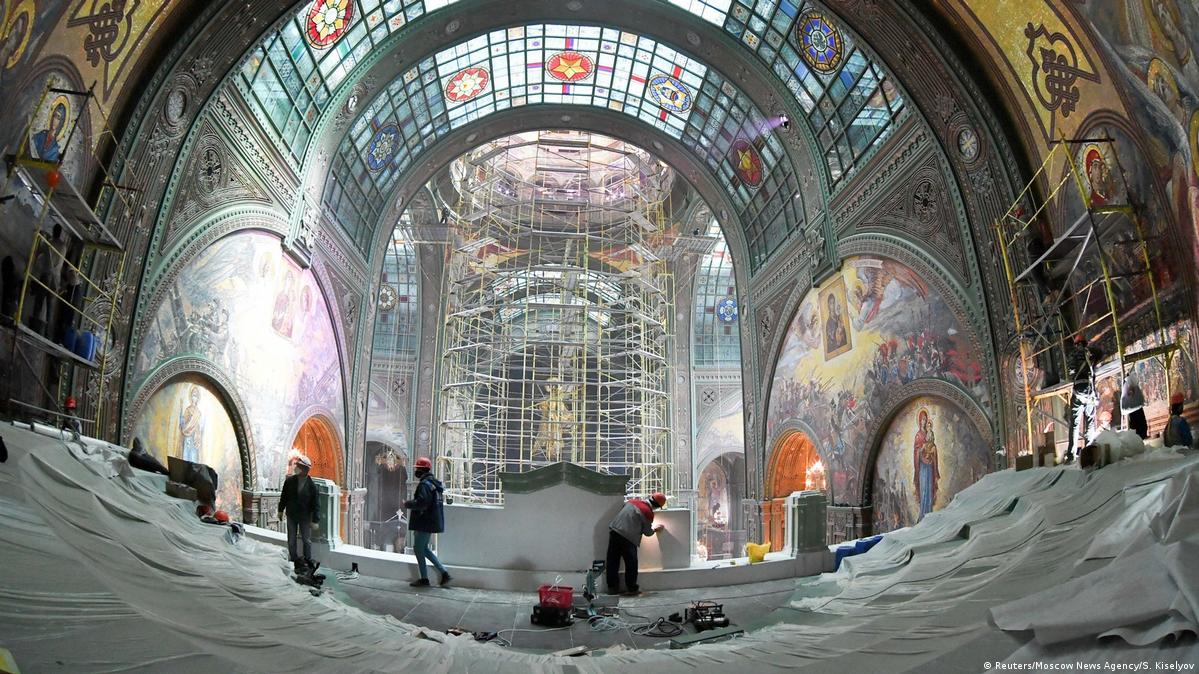 Russia removes Putin mosaic from church