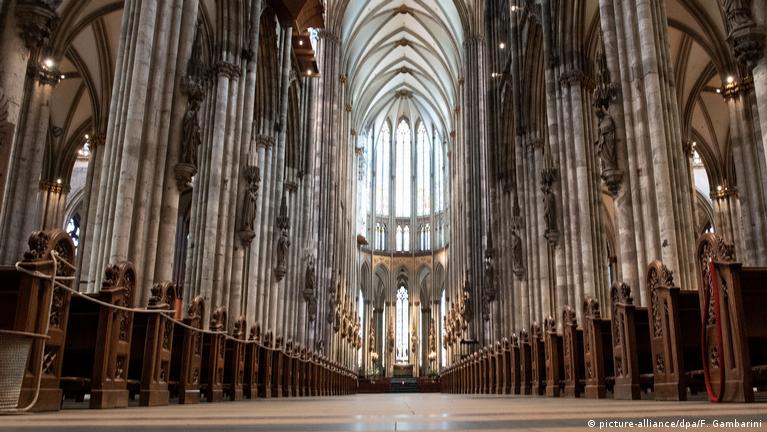 Germans go back to church — but no singing allowed – DW – 05/03/2020