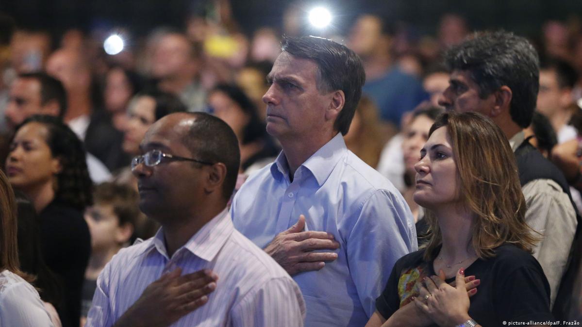 Brazil: Bolsonaro denies shielding family in meddling charge – DW – 05 ...