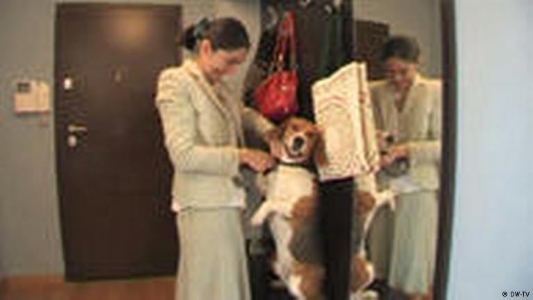 Living Room Romania – DW – 03/16/2010