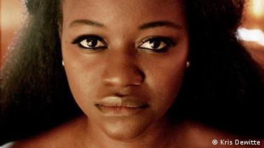 Babetida Sadjo: Atriz guineense faz sucesso na Netflix – DW – 09/05/2020