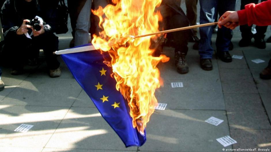 Germany makes burning foreign flags a jailable offense | News | DW | 15 ...