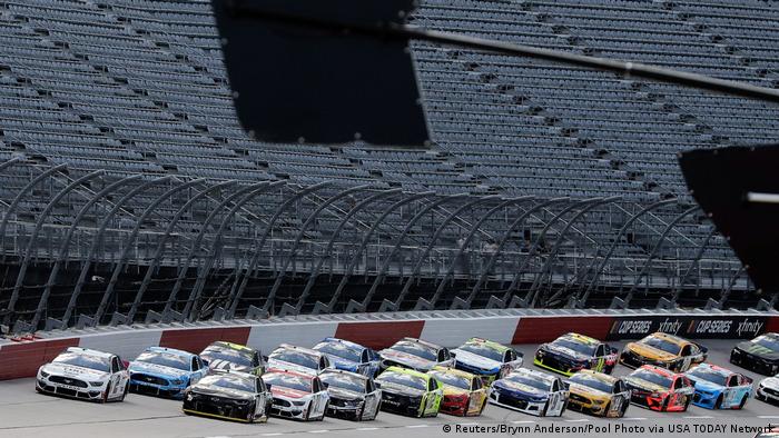 Nascar: Die Schlinge in der Garage von Bubba Wallace | Sport | DW | 22. ...