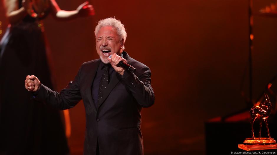 Tom Jones Has A Sex Bomb Plan Dw 04192021