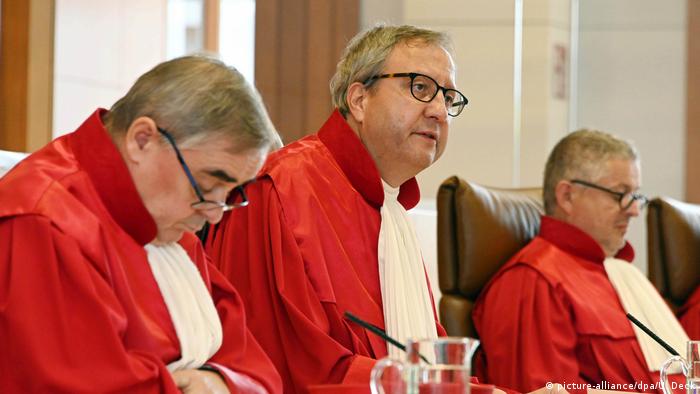 German court: Informants′ handler must stay secret | News | DW | 03.02.2021