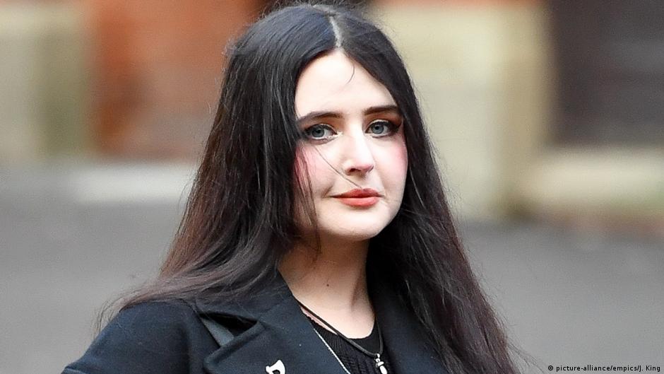 'Miss Hitler' contestant jailed for three years – DW – 06/10/2020