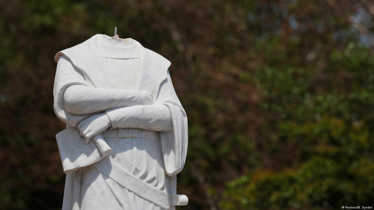 Columbus statue beheaded in Boston – DW – 06/10/2020