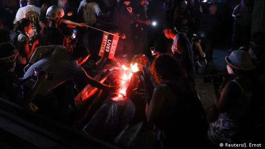 Protesters topple Confederate statue in Washington