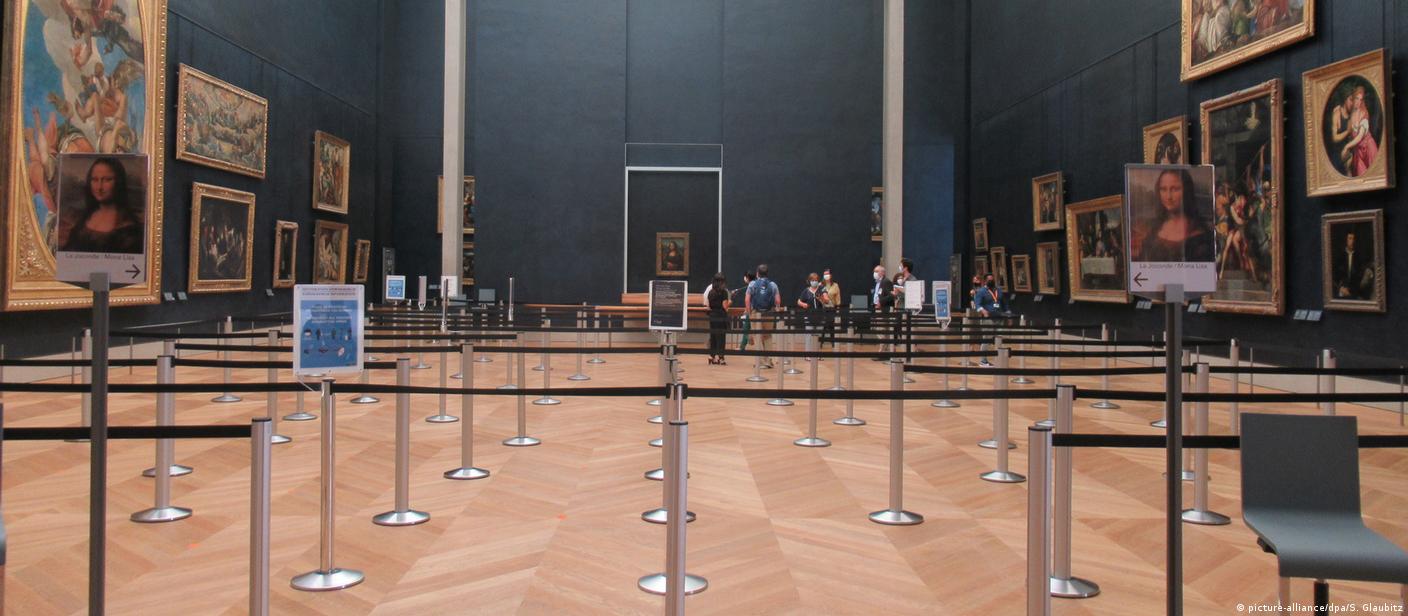 Louvre Interior Mona Lisa