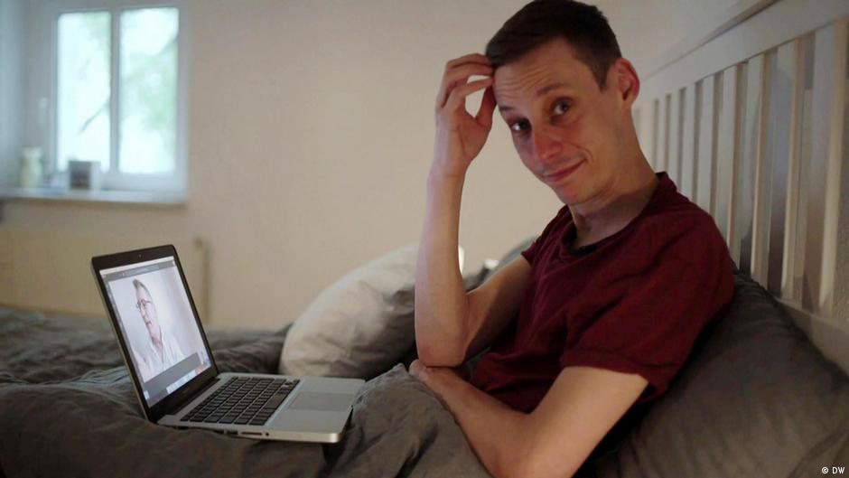 Millennials fear for their future – DW – 07/15/2020