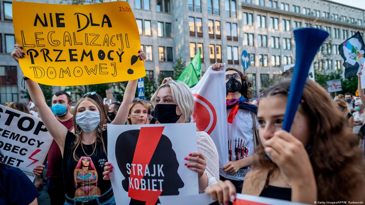 RND: nowe pokolenie Polek motorem politycznych zmian – DW – 04.01.2024