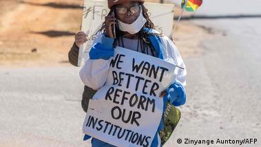 Zimbabwe's 'poor' rights record clouds SADC summit – DW – 08/16/2024