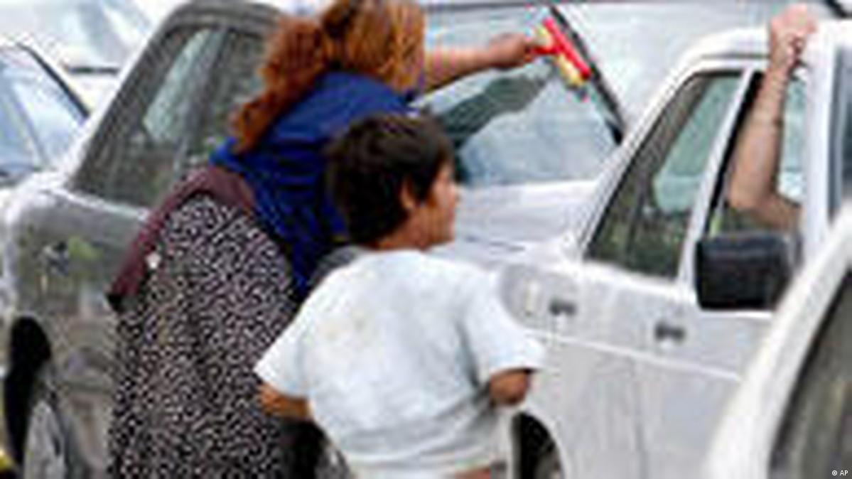 Romska djeca prosjaci: život na semaforu – DW – 18.02.2011