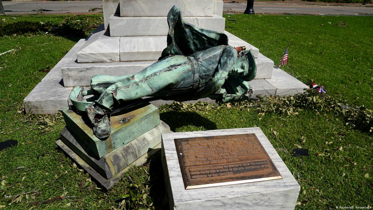 Hurricane Laura leaves over a dozen dead – DW – 08/29/2020