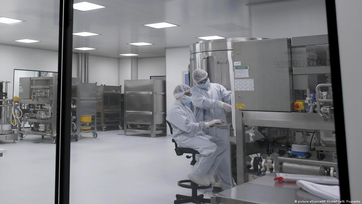 COVID-19: vacuna de AstraZeneca/Oxford es "70% eficaz" – DW – 23/11/2020