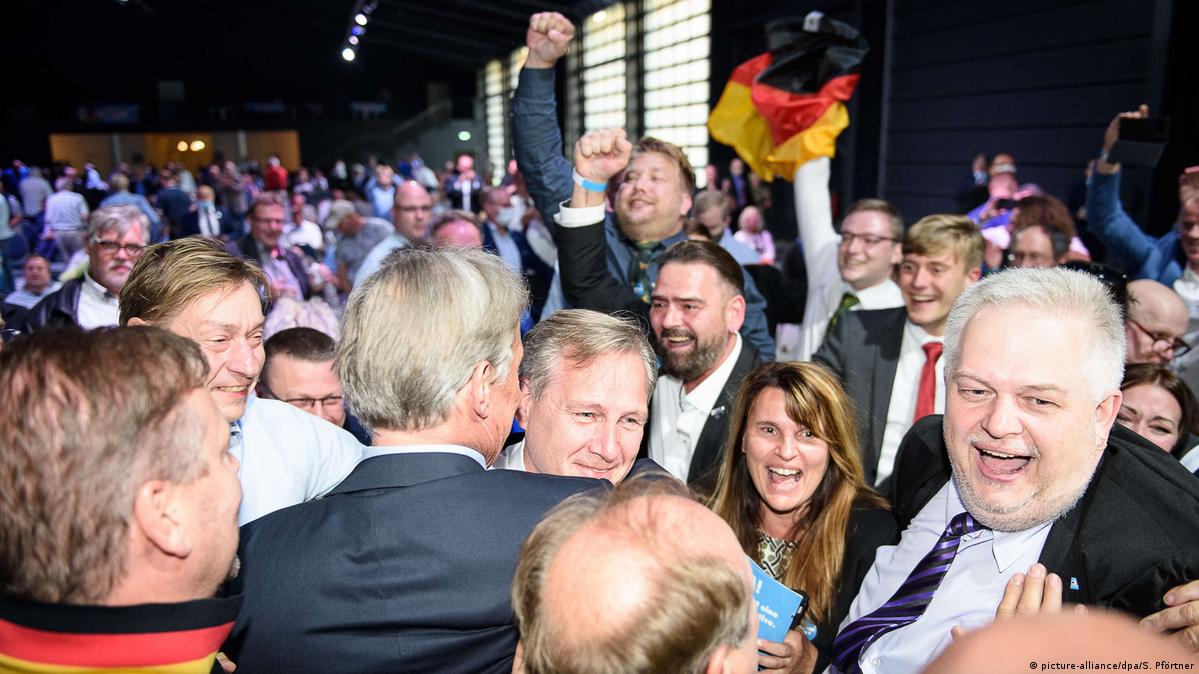 Violence at Germany's far-right AfD party conference – DW – 09/12/2020