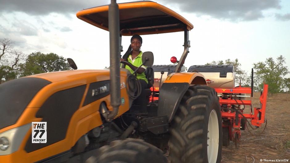 'Hello Tractor' app makes Kenyan farmers lives easier – DW – 10/08/2021