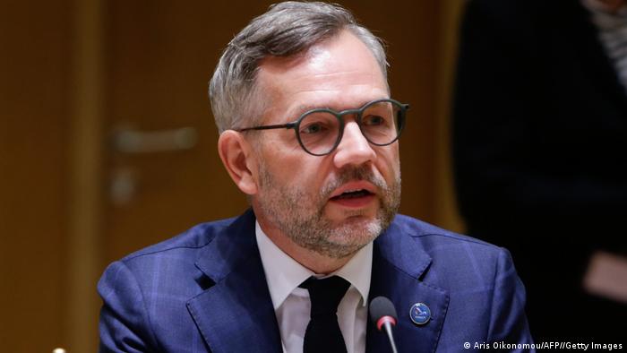 Michael Roth: ″Migration muss eine Zweibahnstraße werden″ | Europa | DW ...