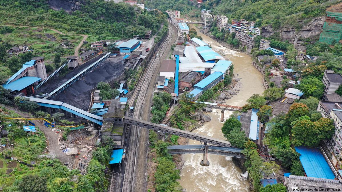 Fire at Chinese coal mine kills 16 – DW – 09/27/2020