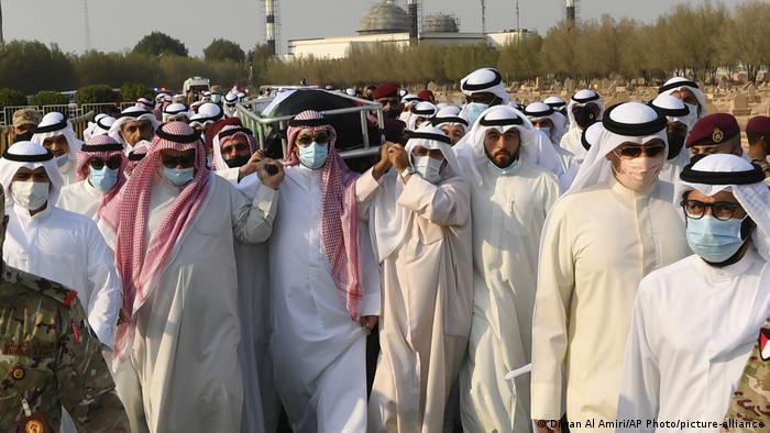 Kuwait sticks to the past as it prepares for the future | DW Learn German