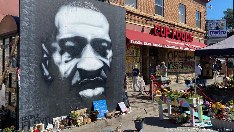 How George Floyd reignited a global movement – DW – 03/07/2021