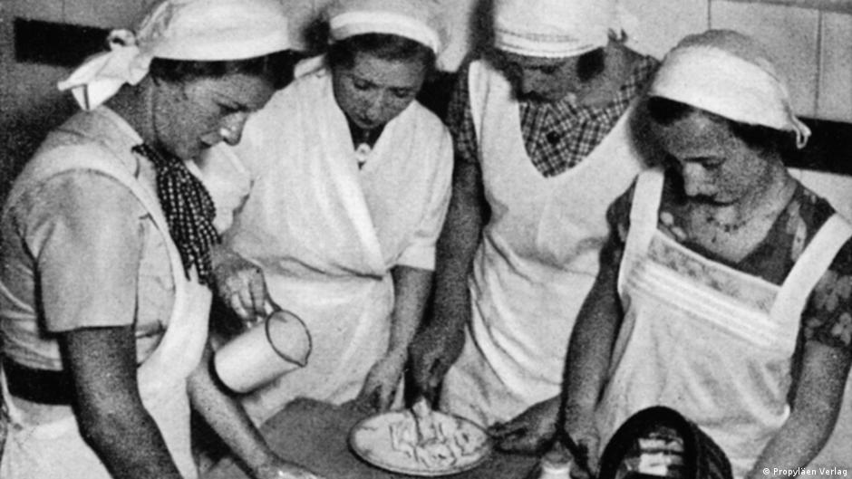 How the Nazis stole a cookbook – DW – 11/02/2020