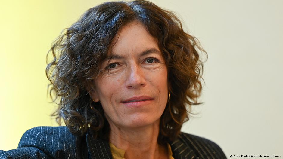 German Book Prize goes to Anne Weber – DW – 10/10/2020