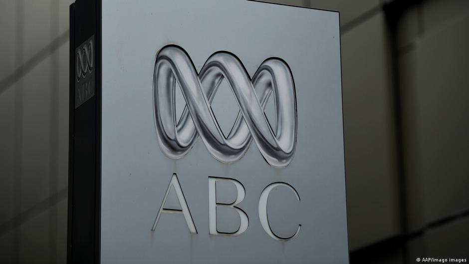 Australian police clear ABC journalist over 'Afghan Files' – DW – 10/15 ...