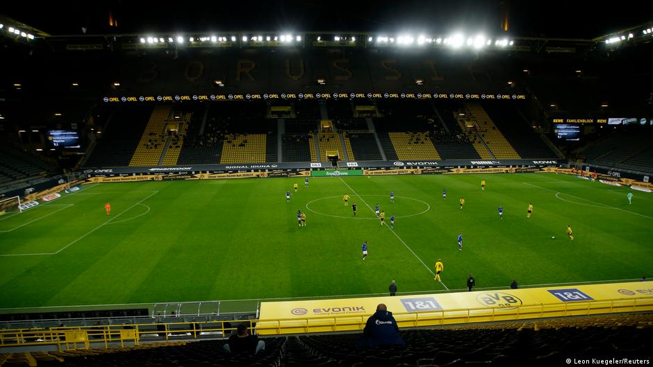 Lewandowski unstoppable, Dortmund dominate derby – DW – 10/25/2020