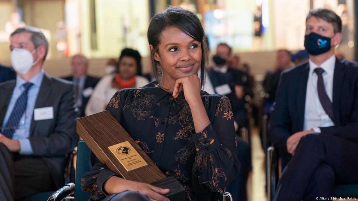 Somali activist Ilwad Elman receives German Africa Prize – DW – 10/28/2020