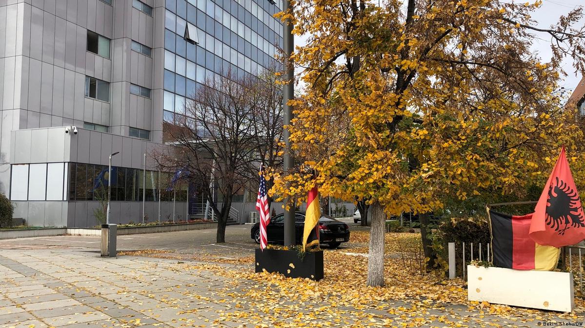 Jo pasaporta nga struktura ilegale: Kosova kundër KE – DW – 22/11/2023