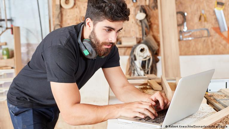 Germany's skilled workers shortage – DW