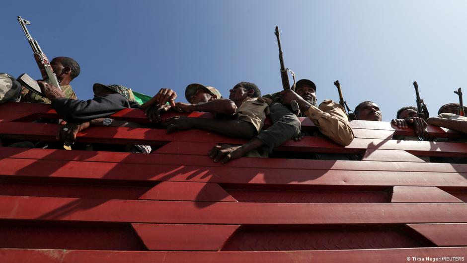Ethiopia: Thousands flee as Tigray conflict escalates – DW – 11/11/2020