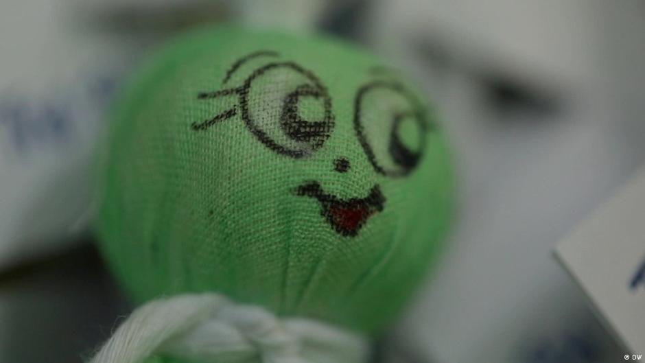 Dolls from devastation – DW – 11/20/2020