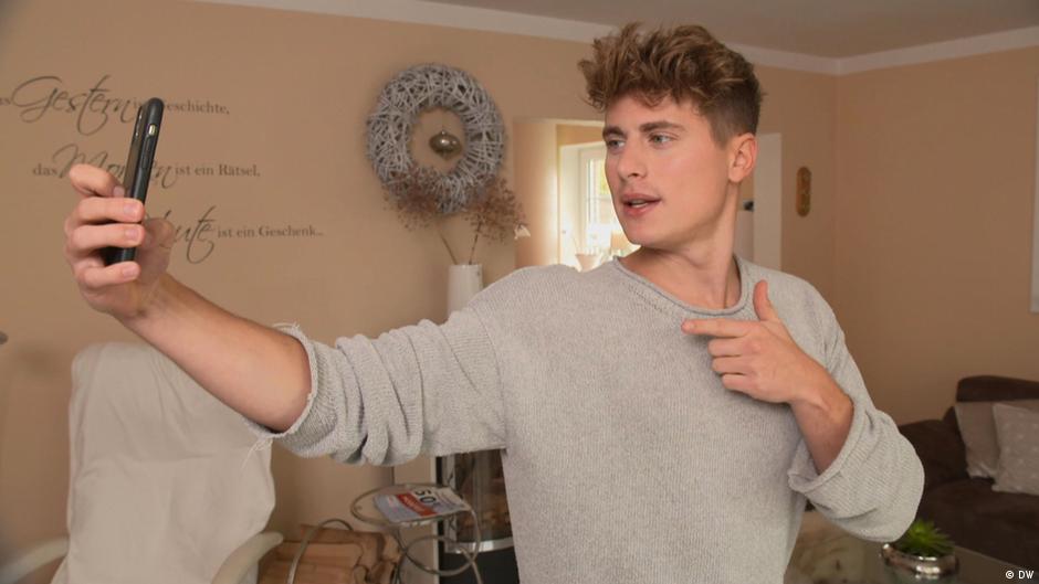 TikTok Superstar Falco Punch – DW – 11/21/2020