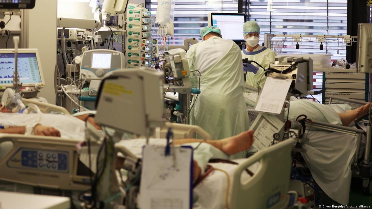 Intensivstationen nahe der Belastungsgrenze – DW – 06.12.2020