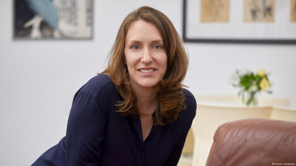 Berlin Holocaust memorial villa gets new director – DW – 12/01/2020