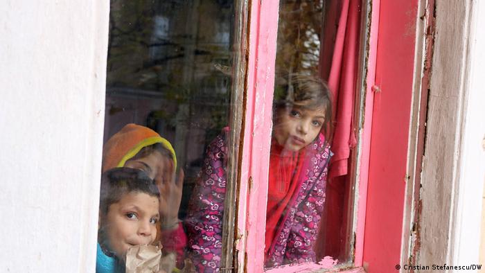 As Romania votes, millions still live in poverty | DW Learn German