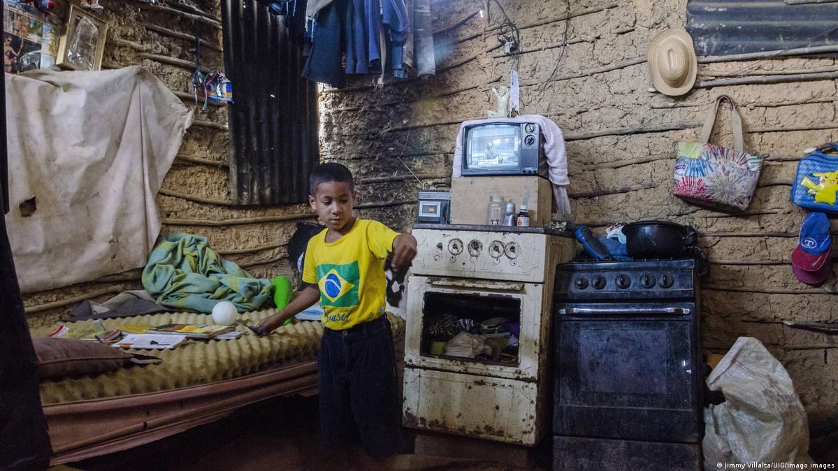 Biden eases Venezuela sanctions after poverty fund deal – DW – 11/26/2022