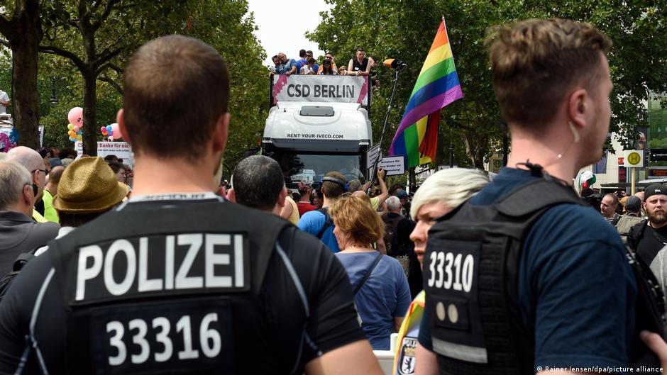 Germany: New office targets police racism and discrimination – DW – 04 ...