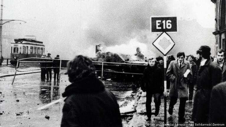 Solidarnosc movement born of 1970 protests – DW – 12/14/2020