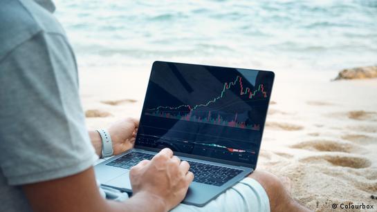 Why companies want employees back at work – DW – 09/26/2022