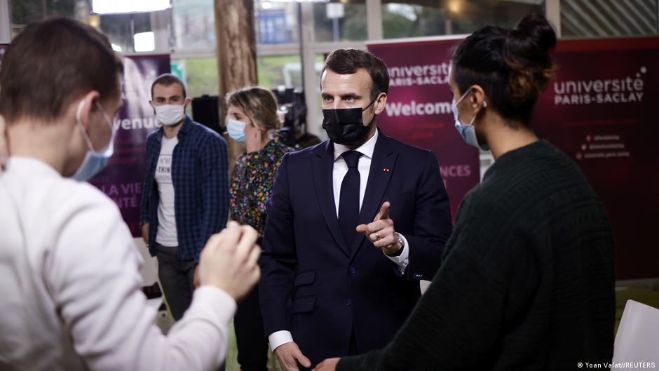 Macron pledges more support for locked-down students – DW – 01/21/2021